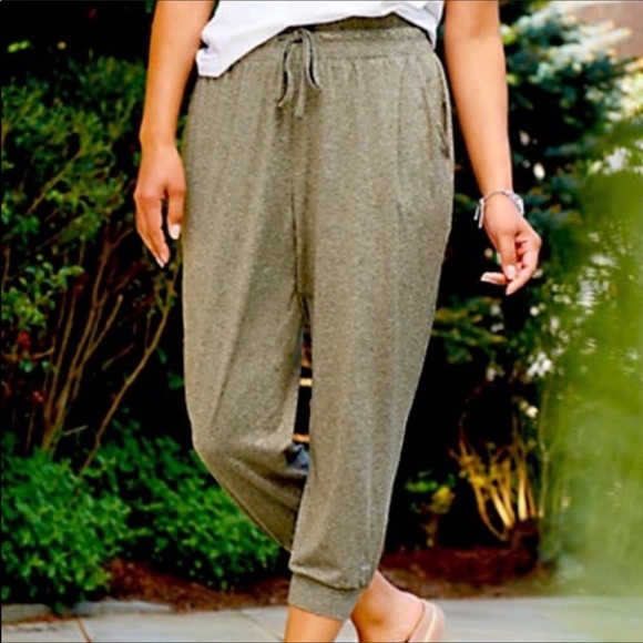 zuda | Pants & Jumpsuits | Zuda Zcool Capri Joggers Wicking And Cool To ...